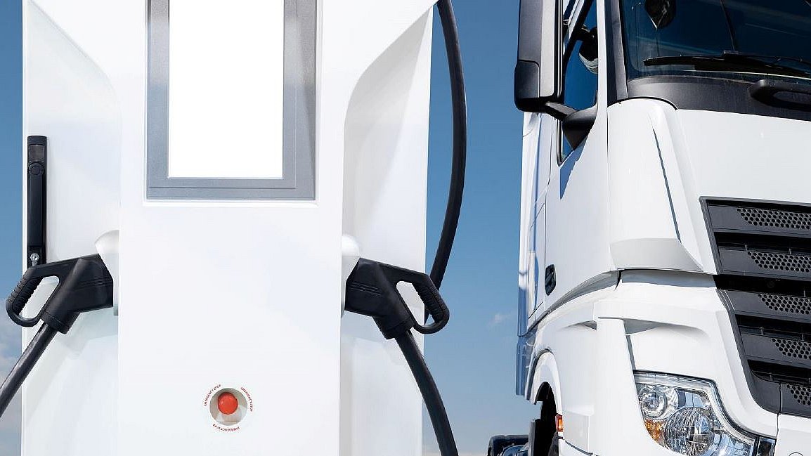 Deutsche Energie-Agentur | Ausbau der Ladeinfrastruktur für E-Lkw | Dena